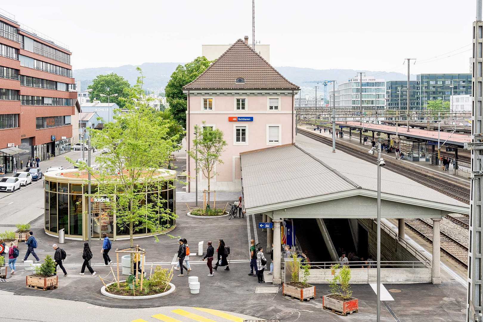 Kleinere und mittlere Bahnhöfe aufwerten. | SBB Immobilien